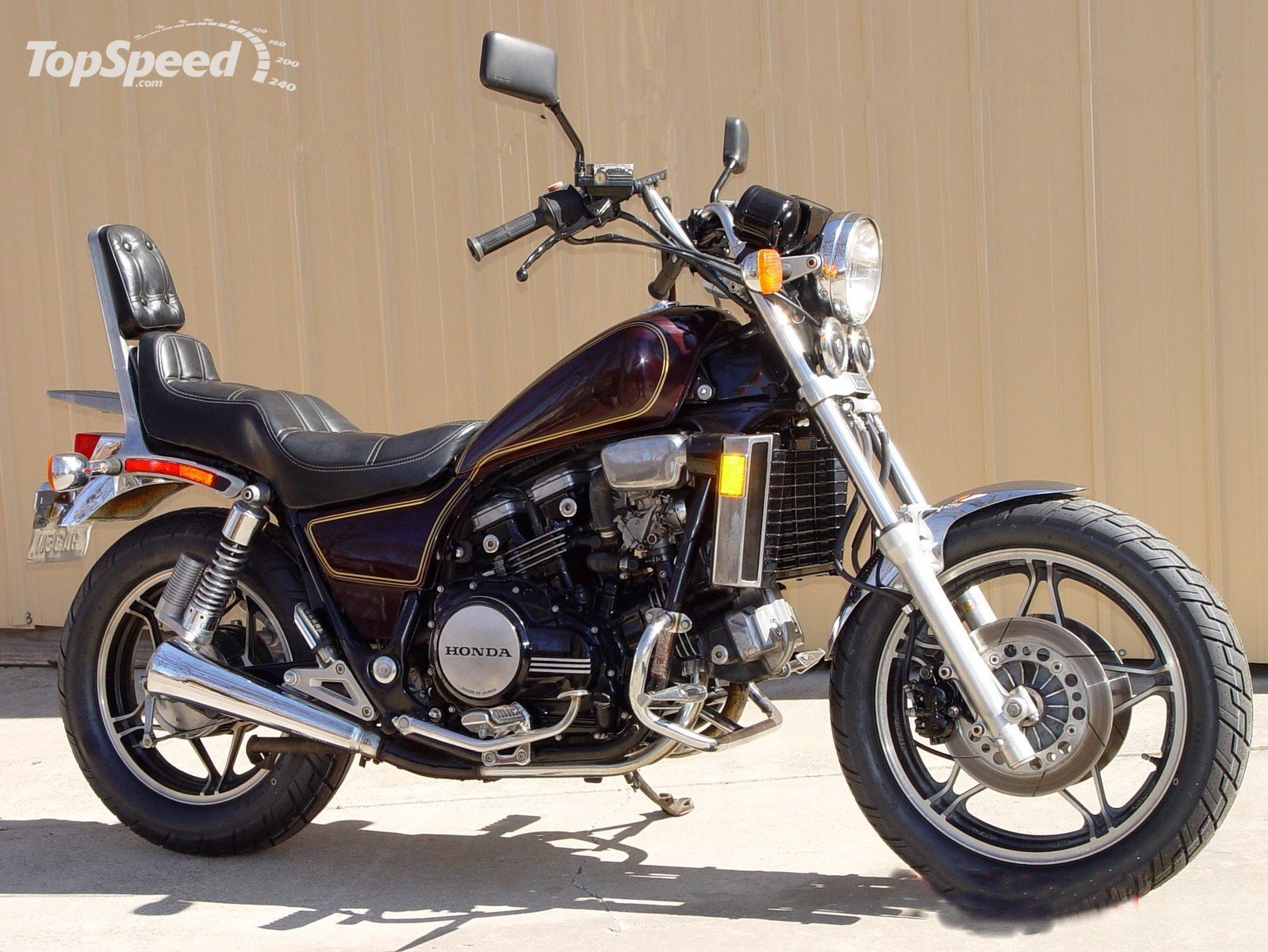 Review Of Honda VF 750 C 1982 Pictures Live Photos Description