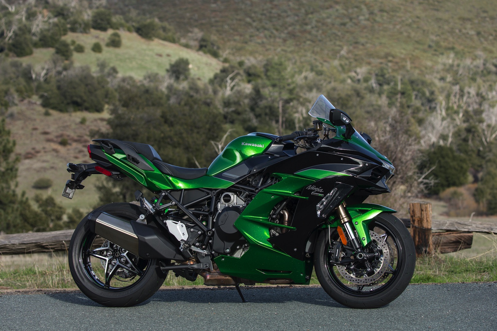 Review Of Kawasaki Ninja H2 SX SE 2018 Pictures Live Photos Review Of Kawasaki Ninja H2 SX SE 2018 Pictures Live Photos